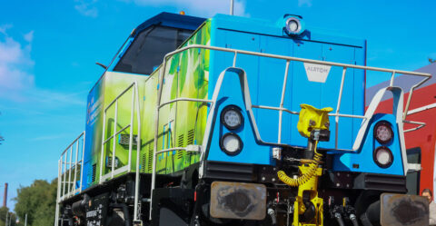 Power-to-X - Alstom presents its first hydrogen-powered shunting locomotive
